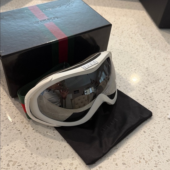 Gucci | VR, AR & Accessories | Gucci White Vr Goggles | Poshmark